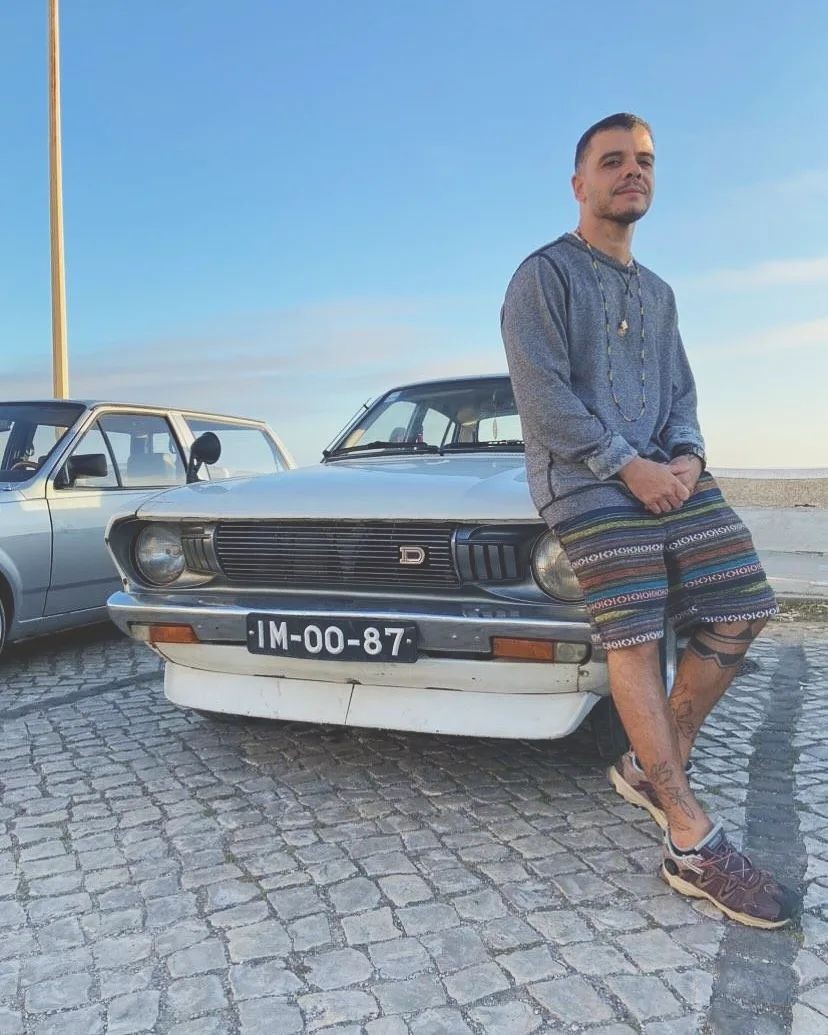 Mãe de João Rebello volta pela primeira vez ao lugar onde o filho foi ...