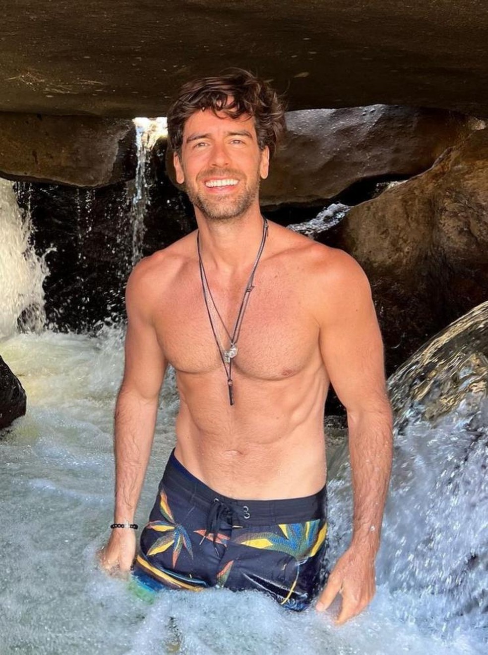 Galã de novelas, Marcos Pitombo está namorando catarinense de 33 anos