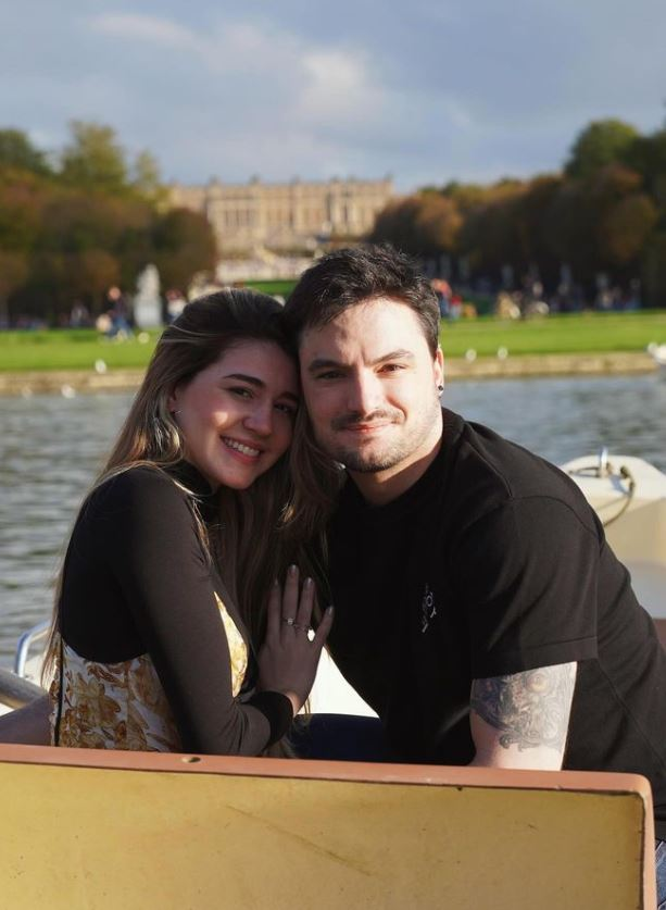 Em Paris, Felipe Neto comemora 1 ano de namoro e se hospeda em suíte ...