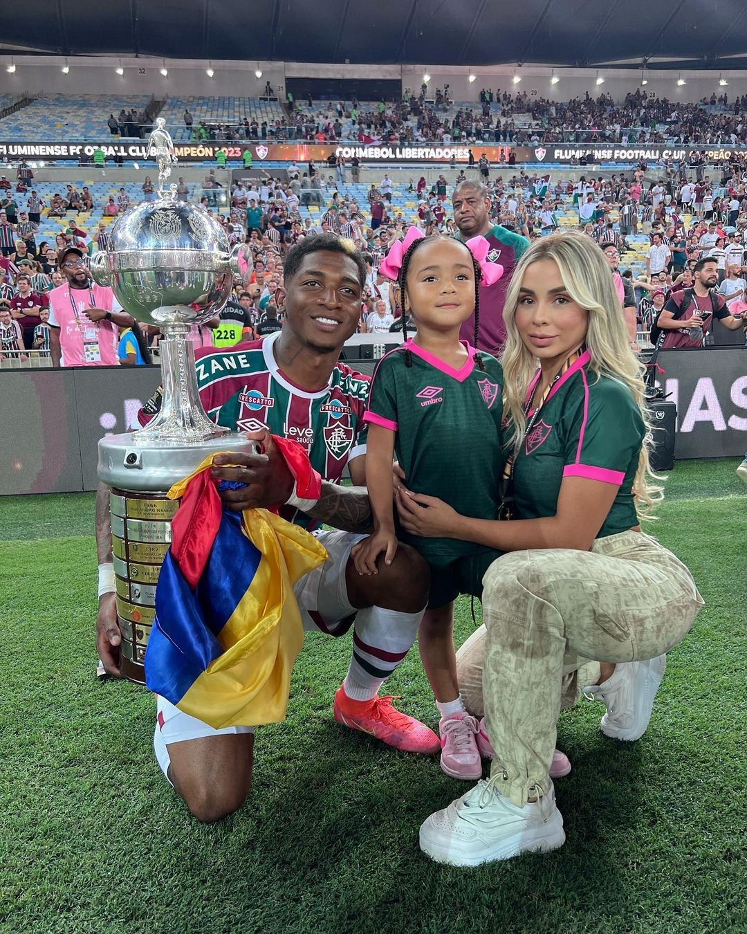 Libertadores: Jogadores do Fluminense celebram título com família e ...