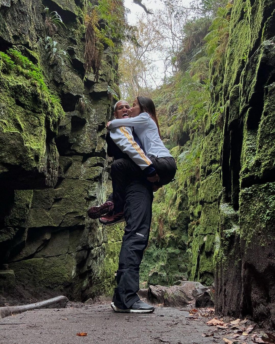 Apaixonada, Anitta fez o mapa astral de Vinicius Souza para saber se os ...