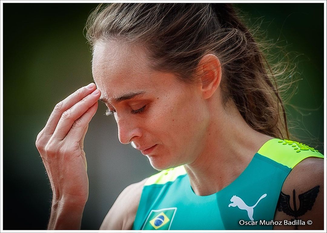 Atleta Flávia Maria de Lima chora ao dizer que ex-marido quer tirar a ...