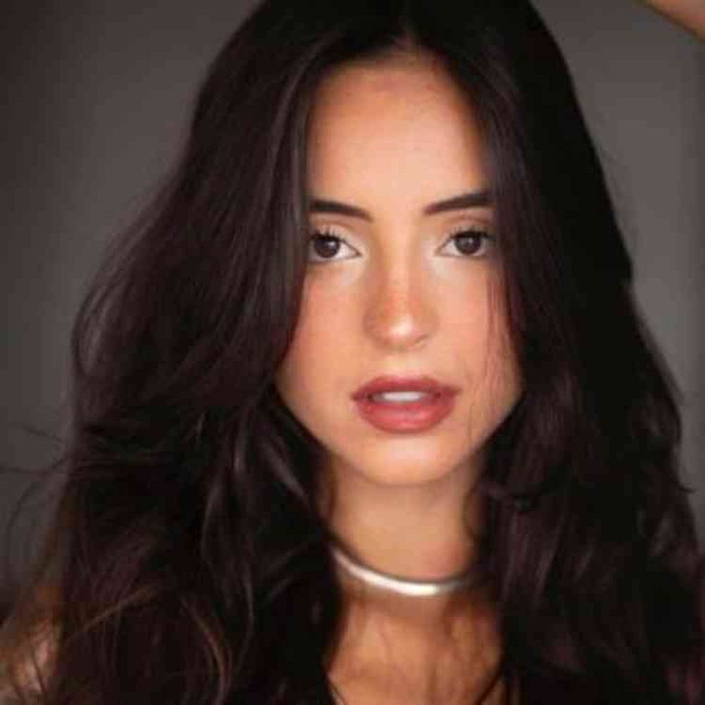 O romance continua! Cauã Reymond mantém relacionamento discreto com modelo há um ano