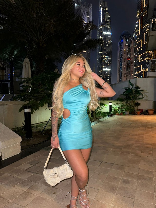 Em Dubai, cantora Treyce faz viagem de luxo e comemora hit tocado em balada internacional