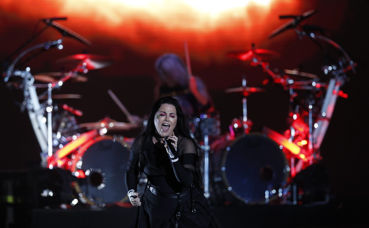 Vocalista do Evanescence, Amy Lee já teve namoro conturbado com cantor ...