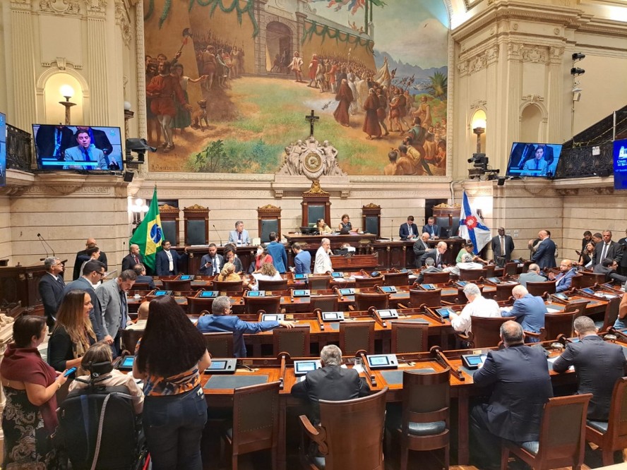 Justiça decide que Guarda Municipal do Rio não pode portar arma de fogo ...