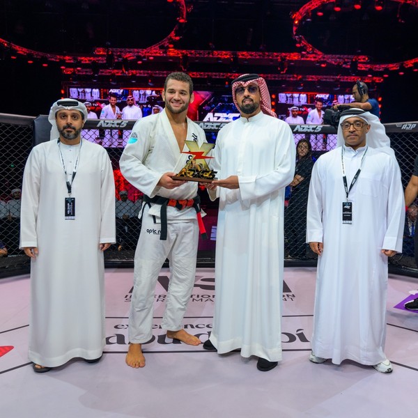 ADXC 5: Urijah Faber e Rayron Gracie brilham nas lutas principais e ficam com título em Abu Dhabi