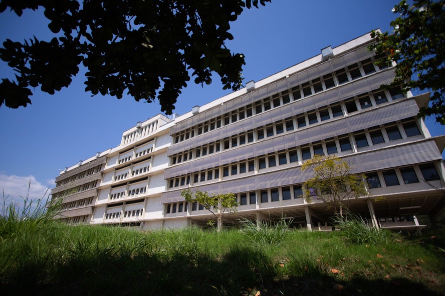 Universidade Federal Fluminense abre concurso para professor substituto