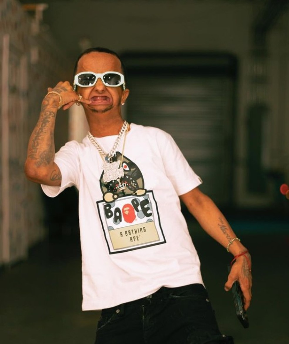 Influencer de 1,36m de altura revela ter mentido ser virgem para fazer ...