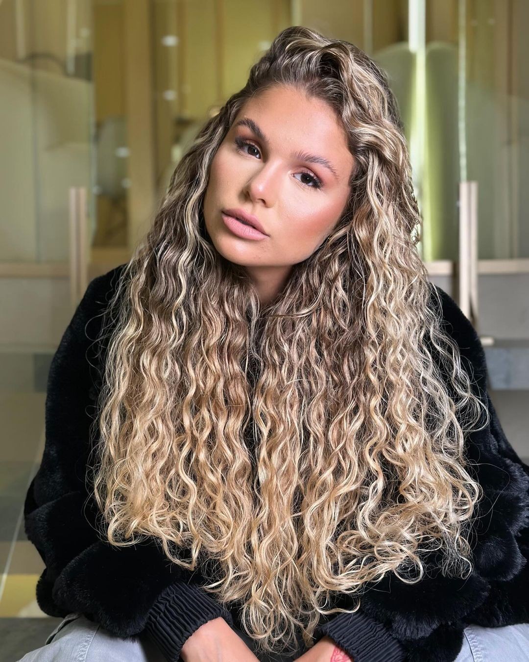 Estudante e milhões de seguidores: Conheça namorada 'antes da fama' que ...