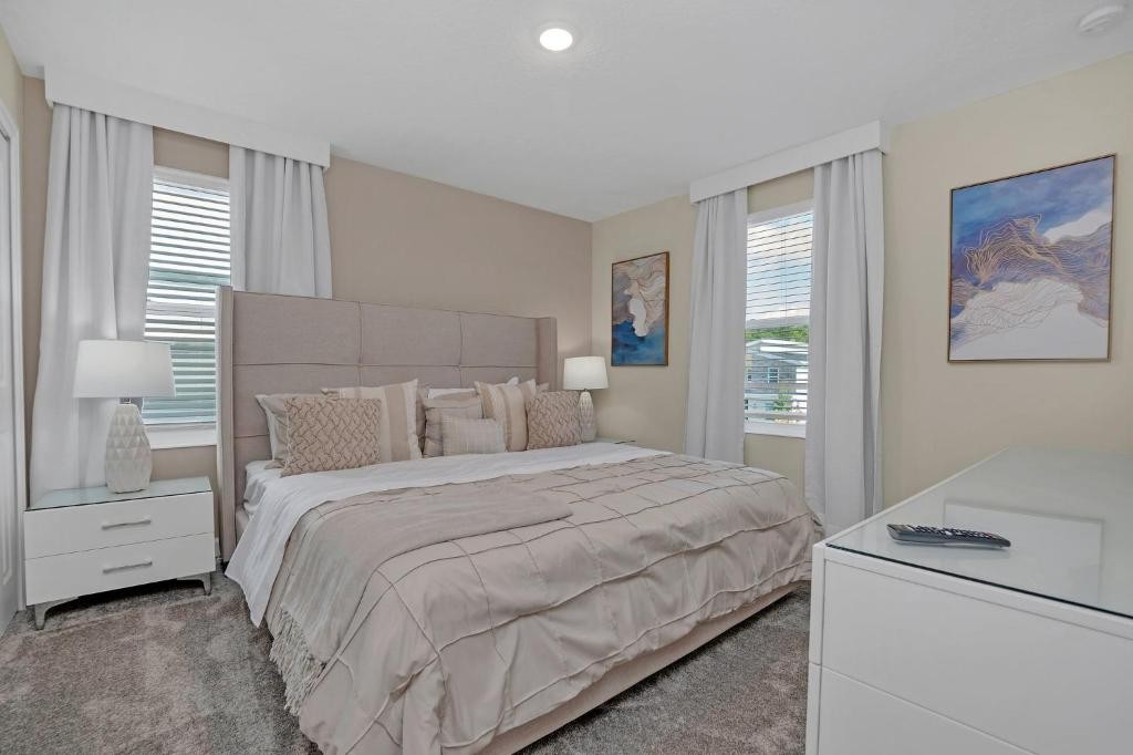 Mansão temática de Deborah Secco com nove quartos nos EUA pode ser alugada por R$ 3 mil a diária ...