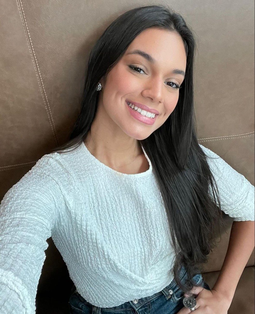 Ex-BBB Alane paga aluguel de menina que vende balas nas ruas de Copacabana