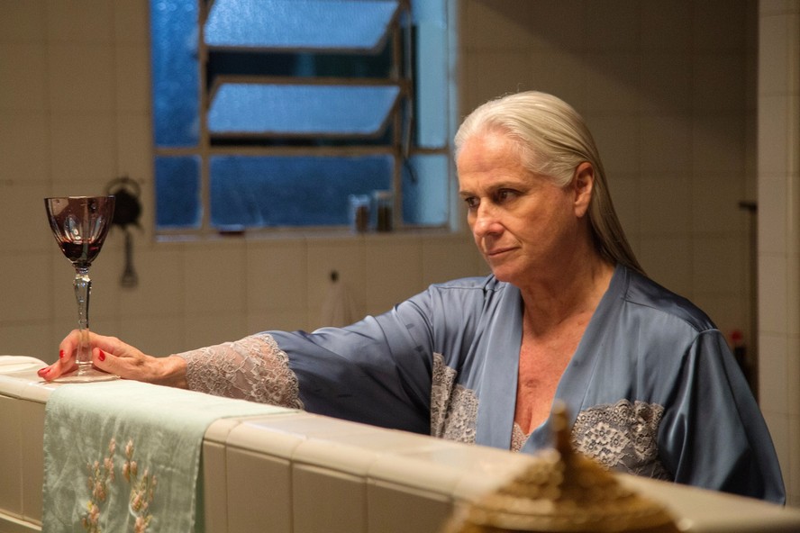 Vera Holtz se compara à sua personagem em 'Tia Virgínia': ‘A única das ...