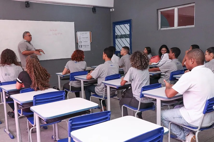 Governo do Rio cria programa para formação continuada de profissionais ...