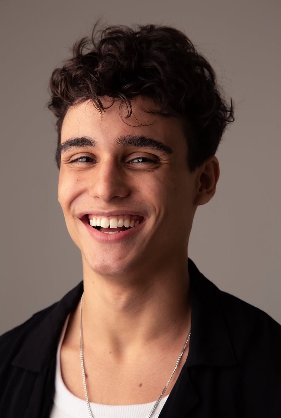 Ator de ‘Garota do momento’ comemora cena ao lado de Fernanda Torres em ...