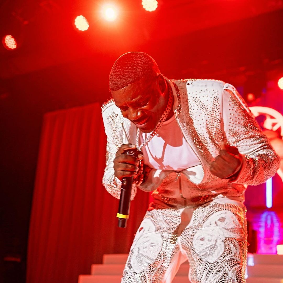 Akon relembra passado de polêmicas: 'Me envolvi em muitos problemas ...