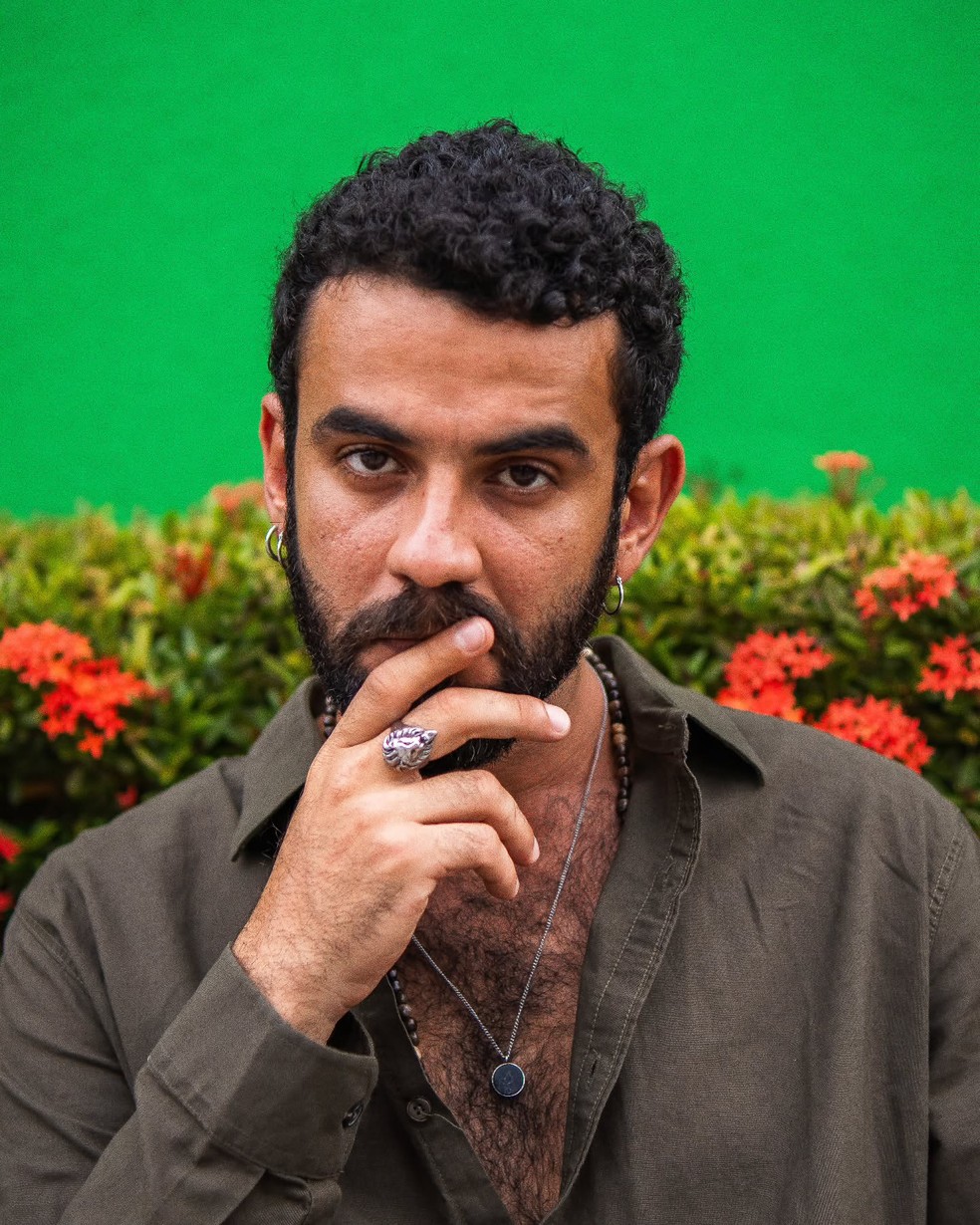 Tira! Tira! Atores da TV ficam totalmente nus em espetáculos em cartaz no Rio