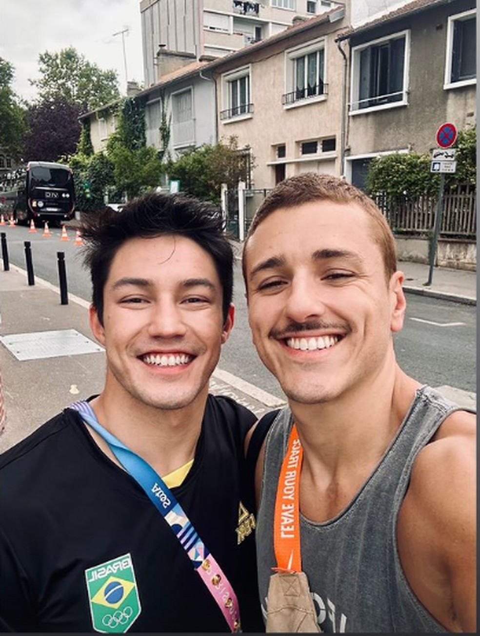 Namorado do ginasta Arthur Nory chega a Paris para torcer pelo atleta ...