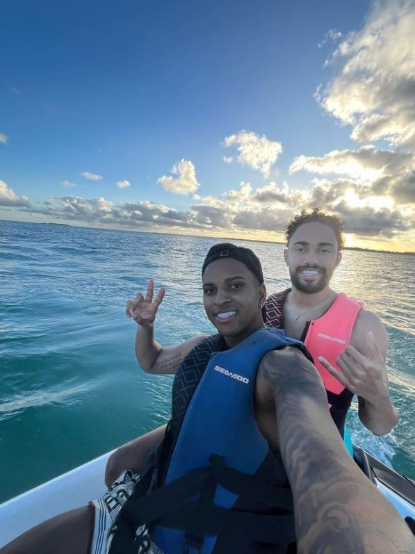 Influenciadora Bruna Rotta curte dia e noite do verão em Ibiza após ...