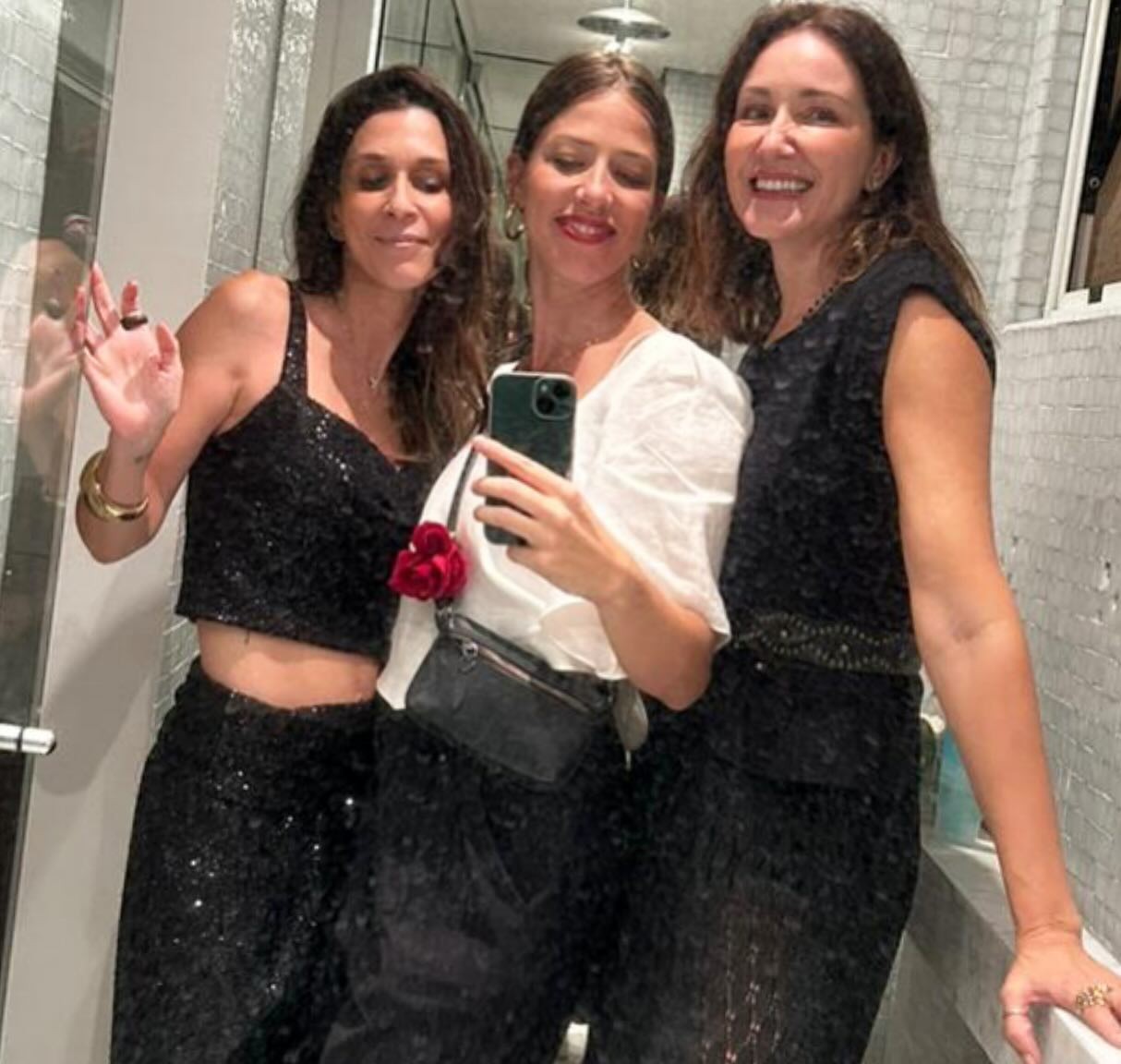 Reencontro! Ex-VJS da MTV se reúnem no aniversário de 45 anos de Sarah ...