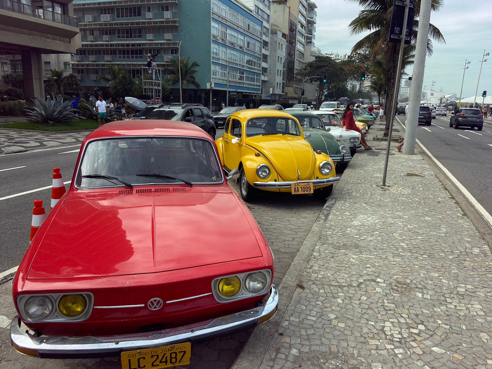 Praia do Leblon volta aos anos 70 em gravação de filme com Fernanda ...
