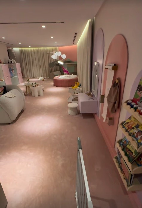 Bruna Biancardi mostra detalhes do quarto de Mavie, sua filha com Neymar