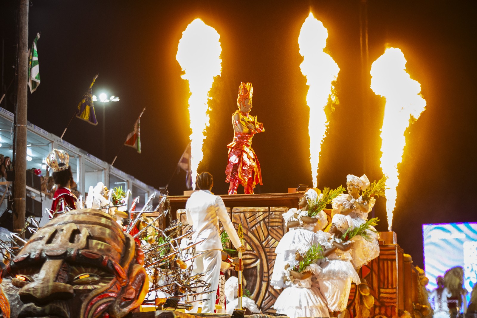 Salgueiro celebra fé e malandragem com o samba mais ouvido do carnaval