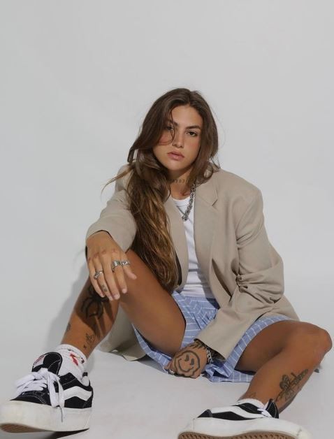 Cantora, influenciadora e modelo: Conheça Mia Carvalho, apontada como ...