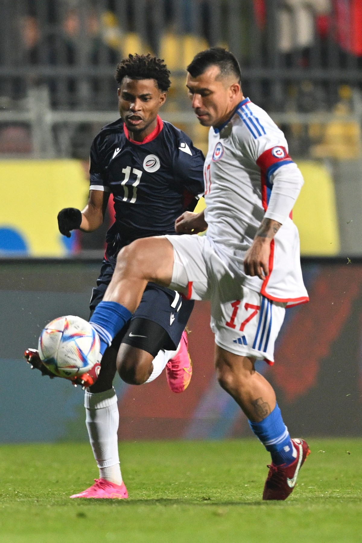 Vasco fica próximo de fechar com Gary Medel, também cotado no Boca Juniors