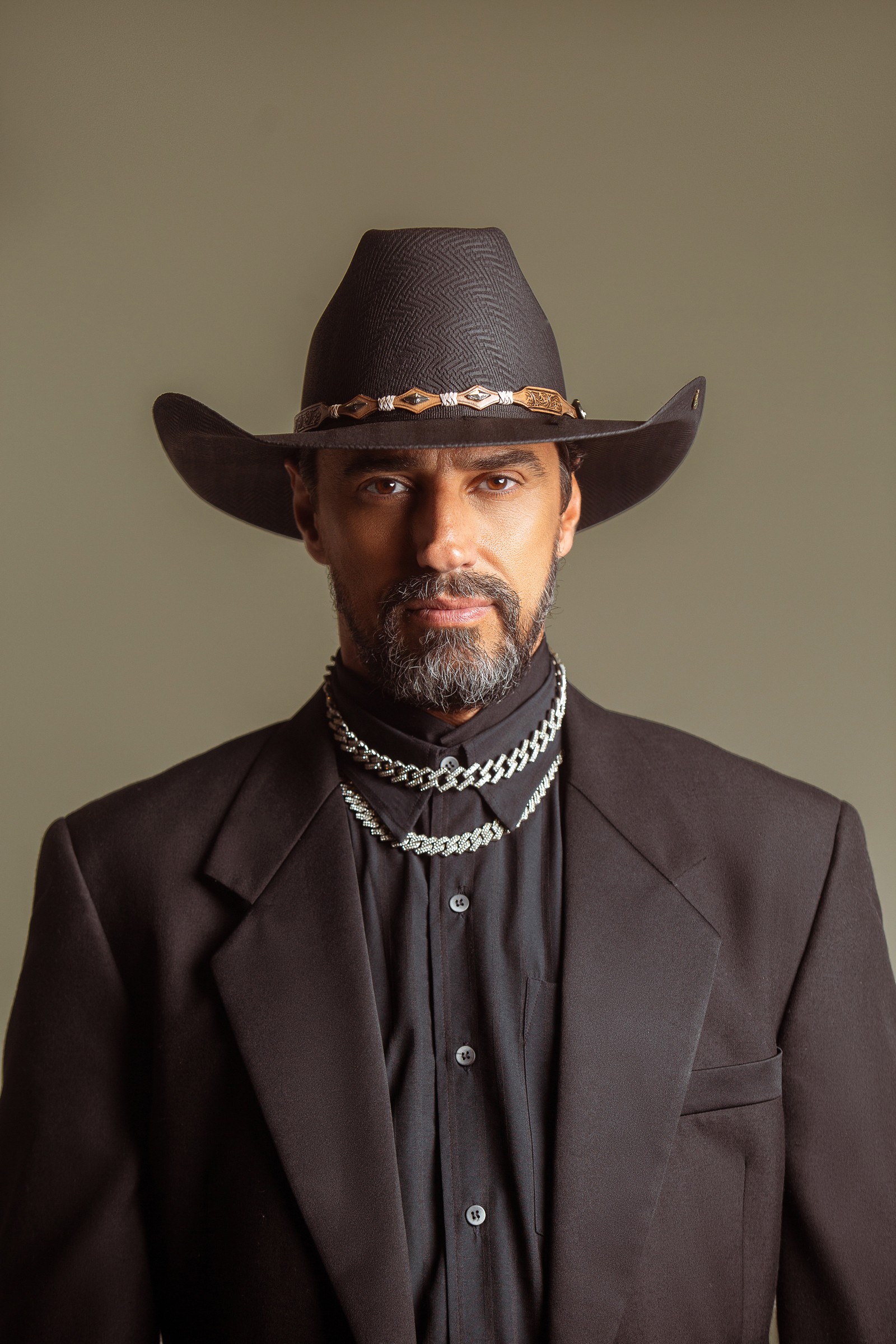 Fora do 'BBB 26', Alberto Cowboy faz 50 anos e anuncia casamento no ...
