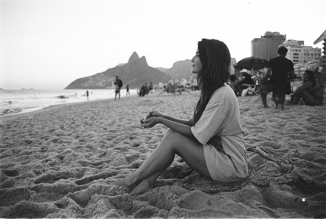 Ex de Deborah Secco, Hugo Moura e nova namorada passeiam juntos, no Rio