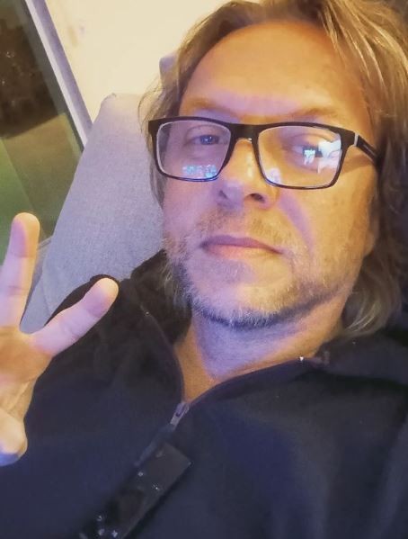 Aos 58 anos, Vinny fala sobre declínio da carreira: 'É uma espécie de ...