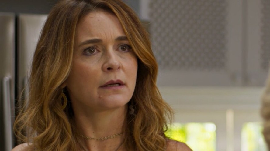 Nos resumos de 'Dona de mim', Filipa tem forte crise após remédio trocado