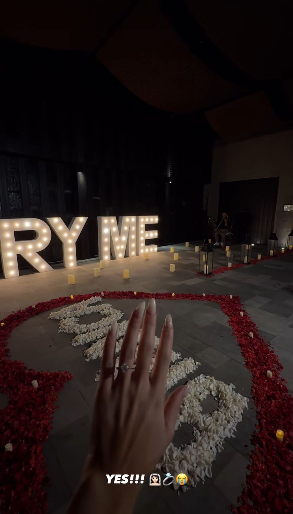 Ex-Santos Ângelo Gabriel pede namorada em casamento em viagem à ...