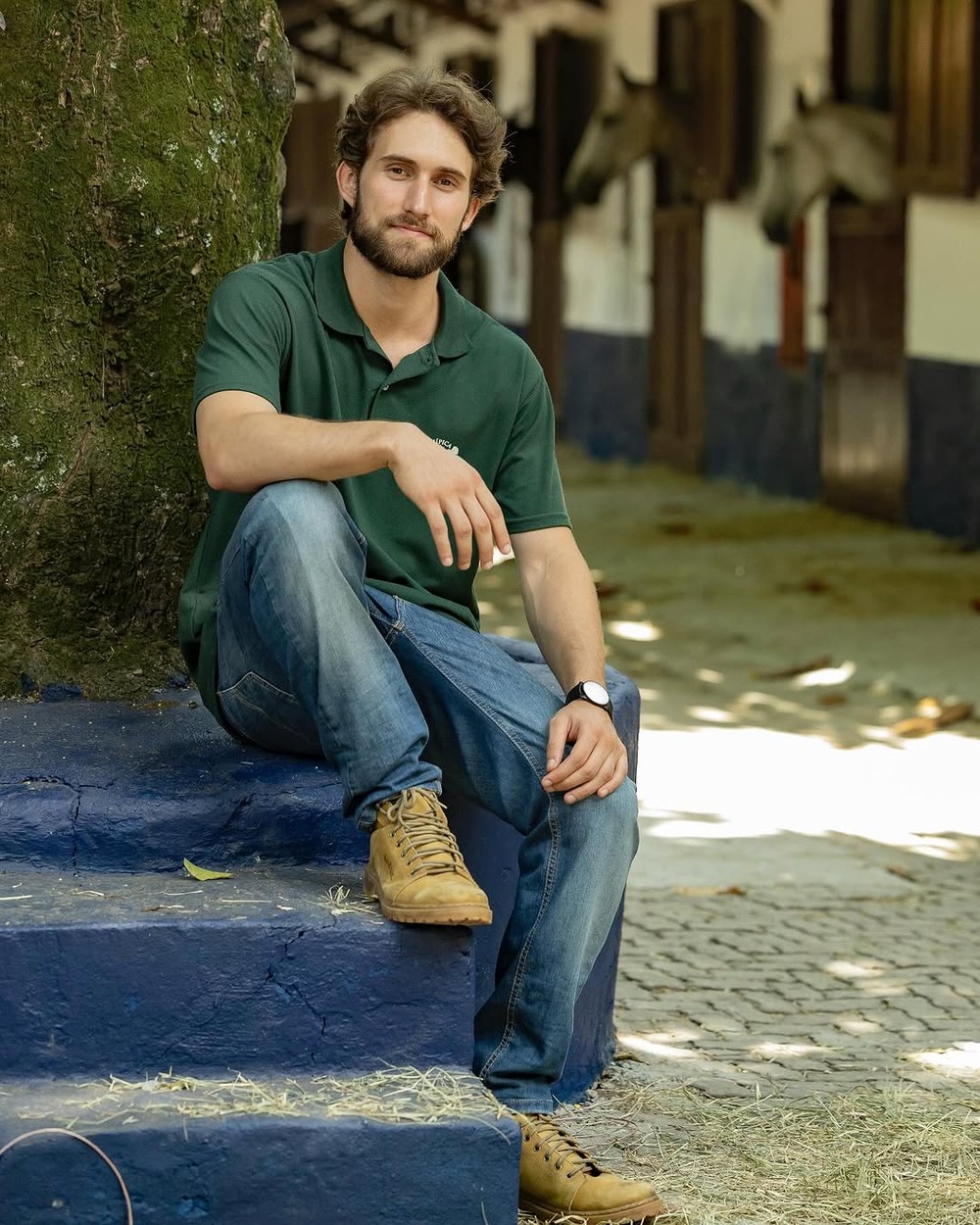 Filho de Adriana Esteves, Felipe Ricca se forma como ator e é ...