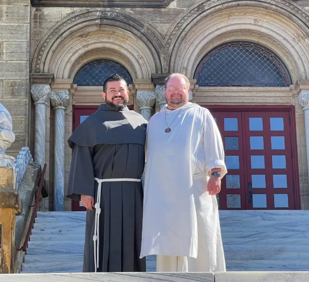 Monge católico revela ser homem trans, no primeiro caso do tipo conhecido na Igreja