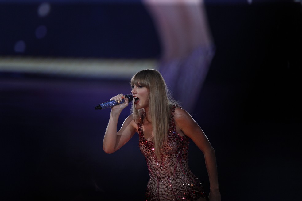 Taylor Swift finaliza turnê bilionária e recordista após mais de 140 ...