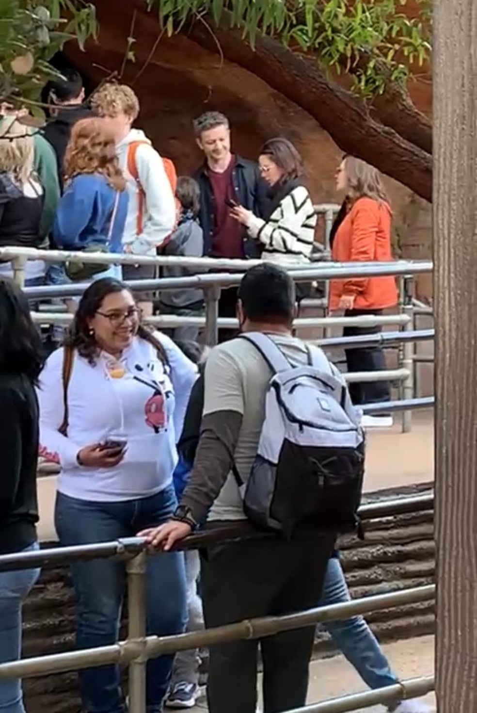 Sandy e Lucas Lima são vistos juntos na Disney com o filho e enchem os ...