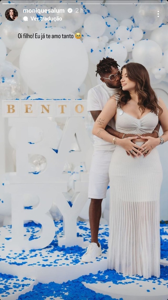 Fred, do Fenerbahce, e a esposa anunciam sexo do novo bebê em chá de ...