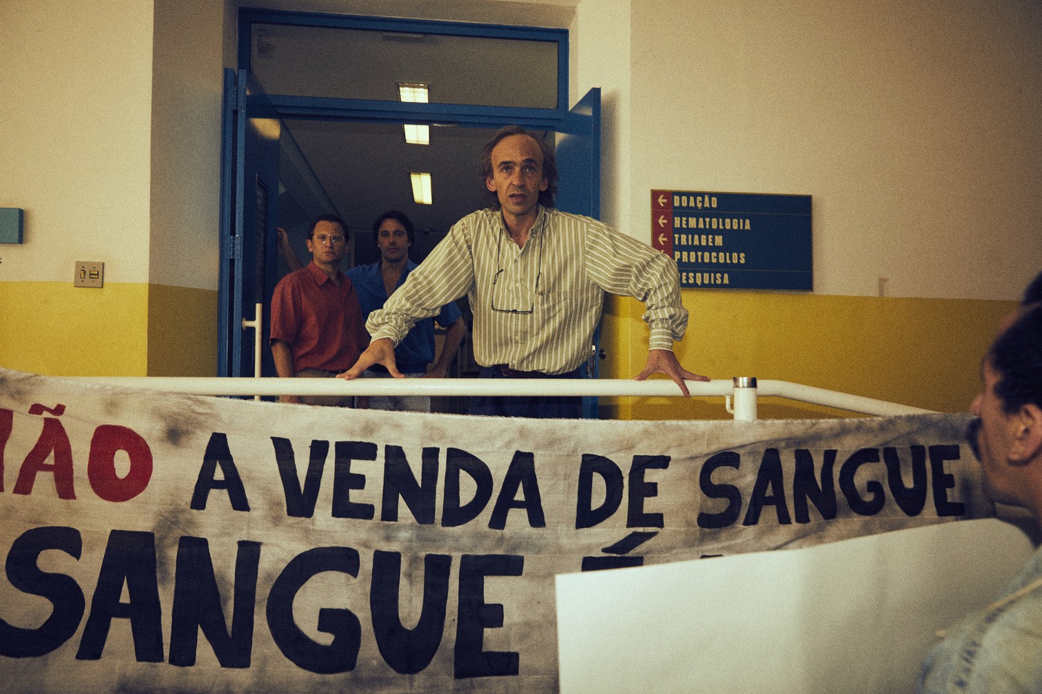 Intérprete de Betinho em série, Julio Andrade se emociona ao visitar a ...