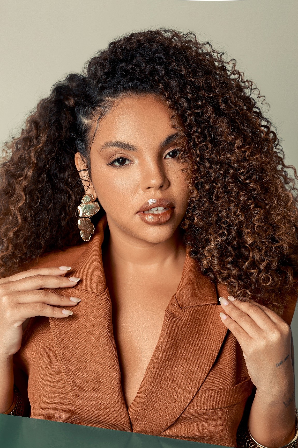 Giovanna Pitel abre álbum de fotos do processo de transição capilar ...